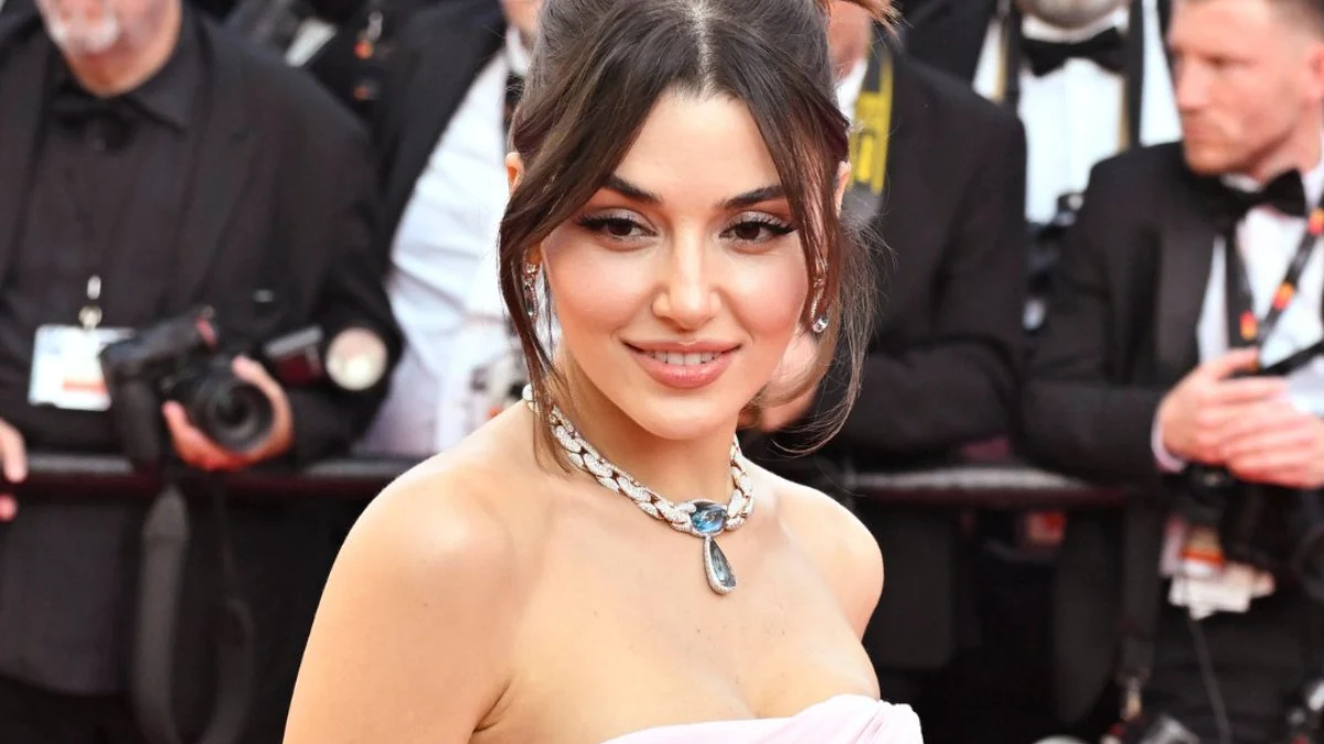 Hande Erçel, Cannes Film Festivali’ne gitti! - Dokuz Eylül - Güncel ...