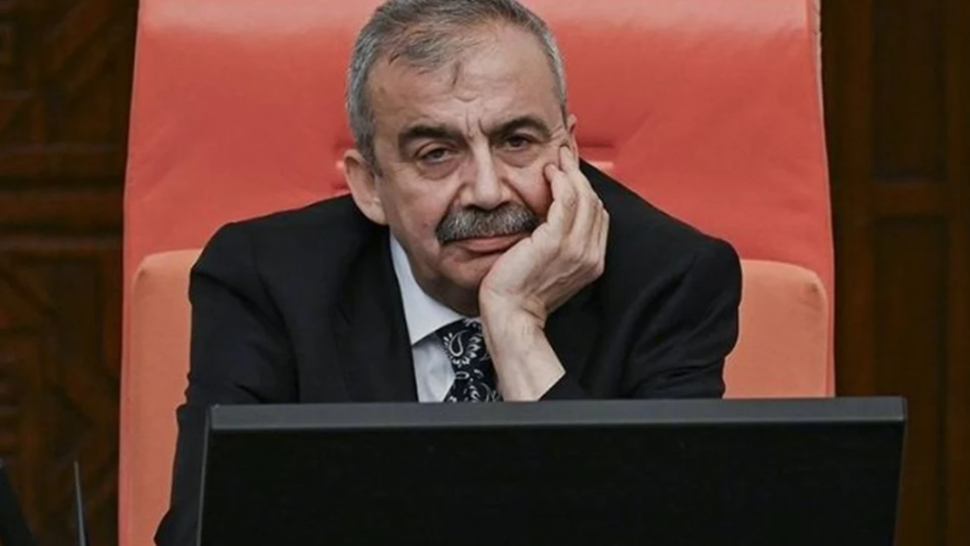 Sırrı Süreyya Önder Kimdir? Nerelidir? Neden Öldü? - Dokuz Eylül | Güncel İzmir Haberleri